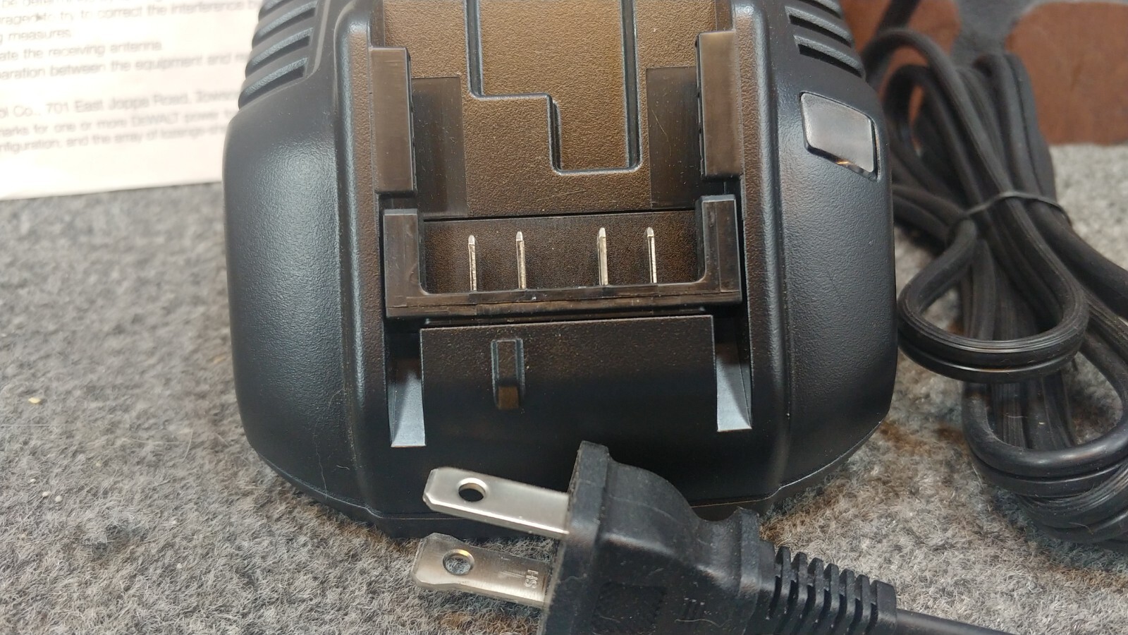 DeWALT 12V LITHIUM ION BATTERY CHARGER DCB100 for sale online | eBay