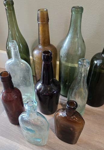 VTG ANTIQUE LOT OF 10 BOTTLE WHISKEY MEDICAL APOTHECARY CORK TOP HAND ...