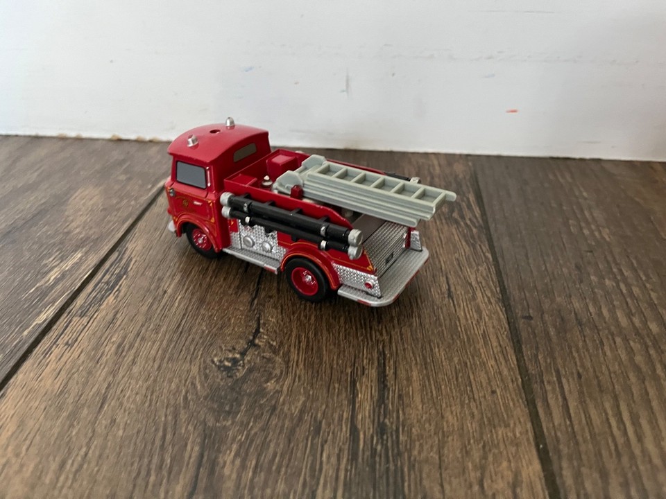 Disney Pixar Cars Radiator Springs Courthouse Red's Fire Station Set ...