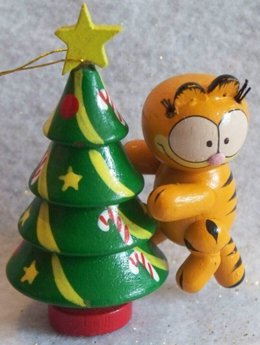 VINTAGE DAIKIN WOOD GARFIELD CLIMBING CHRISTMAS TREE ORNAMENT | eBay