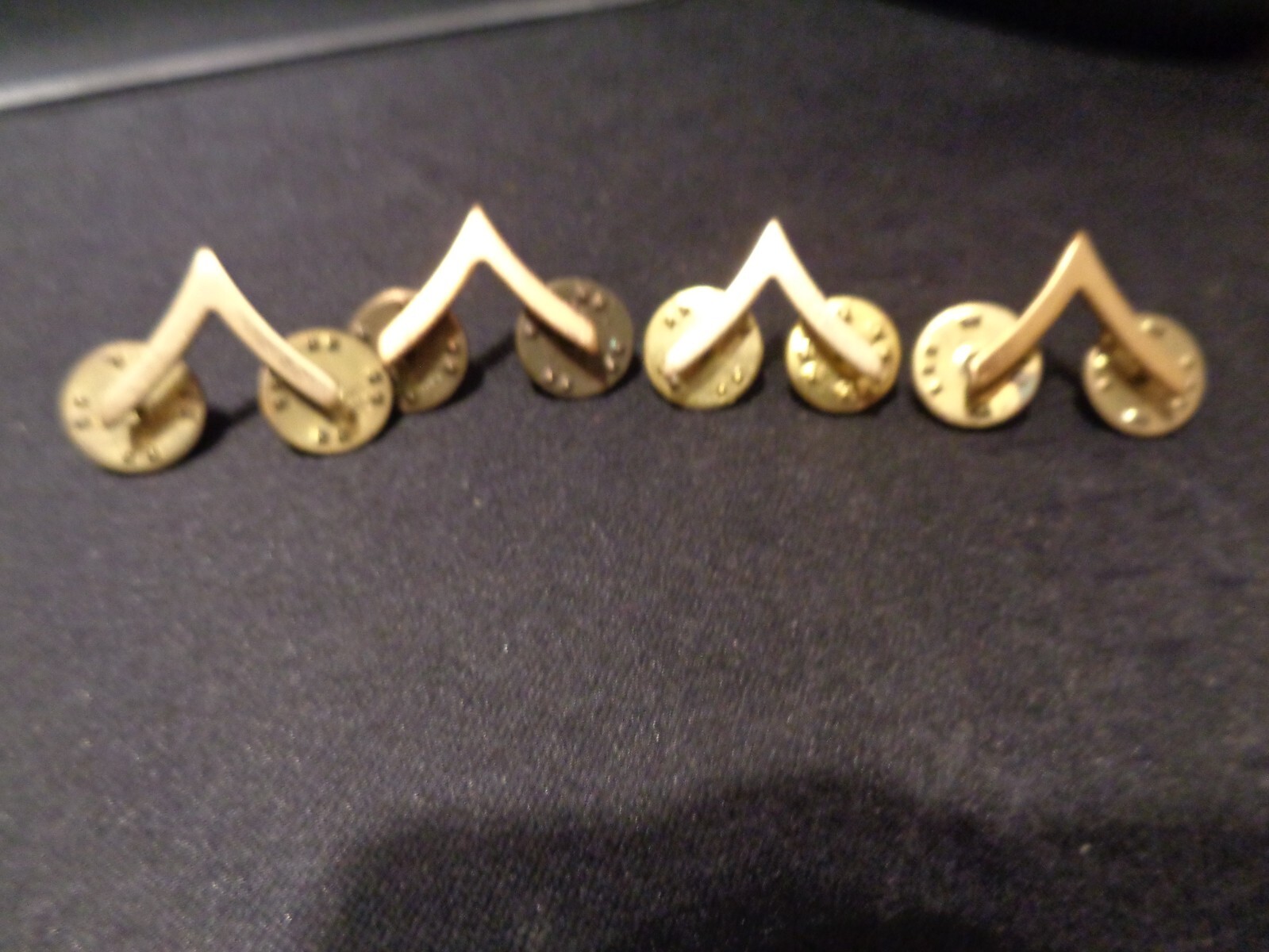 US ARMY PRIVATE E2 GOLD TONE ARMY MILITARY RANK PINS SET OF 4 PV 2 | eBay
