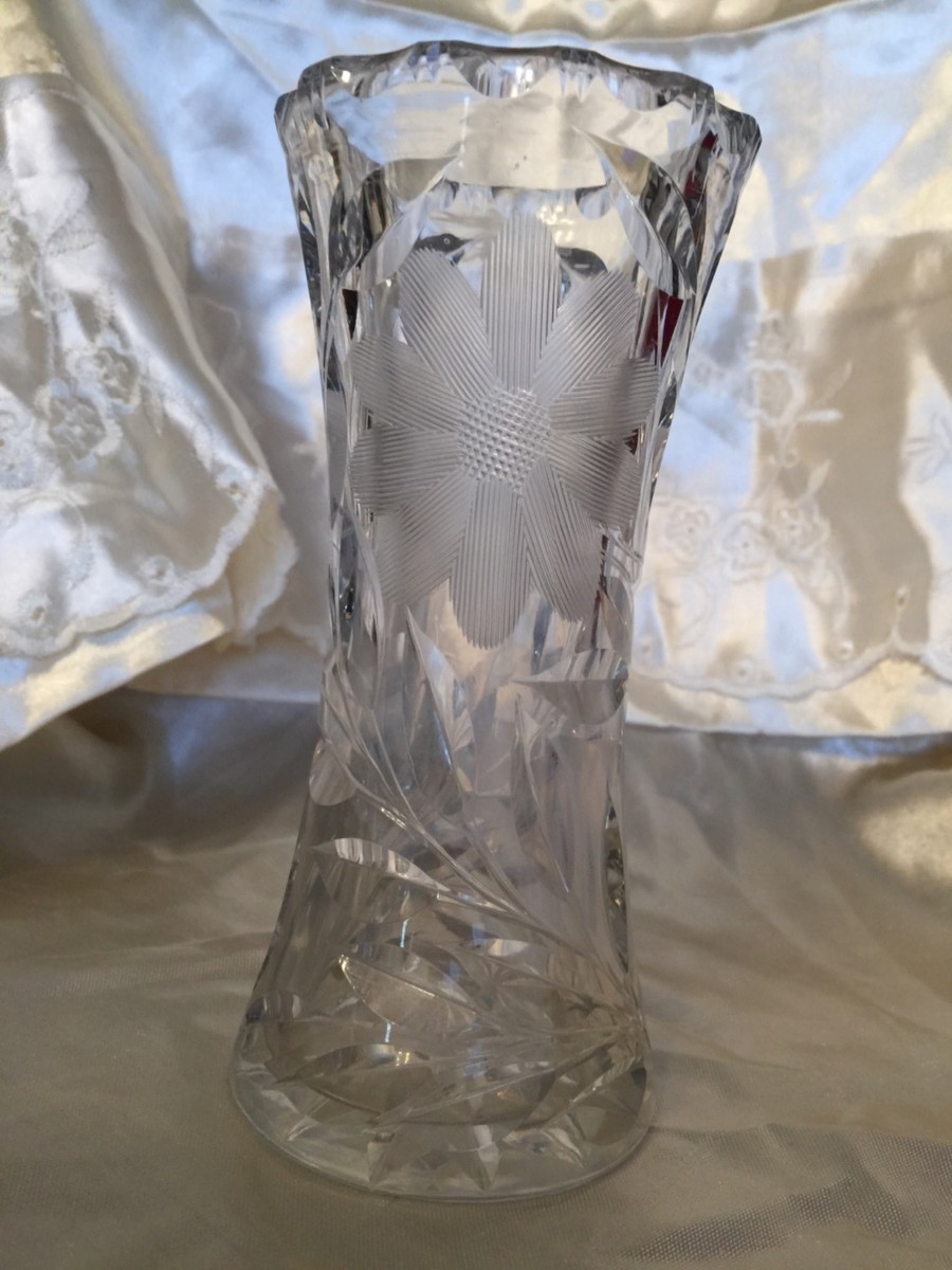 Etched Crystal Vase Daffodil Vase Robin Hand Engraved Dartington