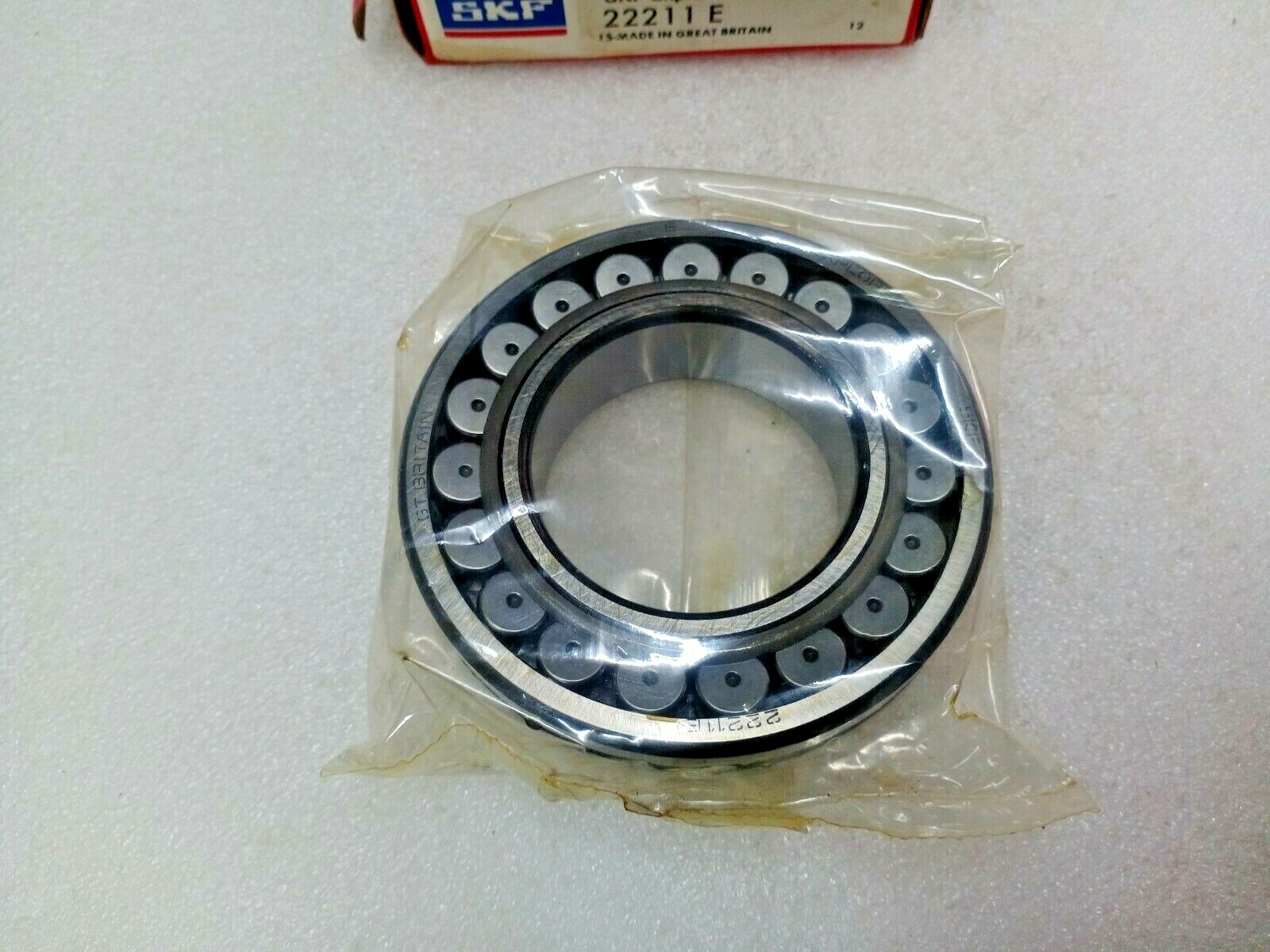 22211 E Double Row Spherical Roller Bearing NEW SKF 55x100x25 MM 22211 ...