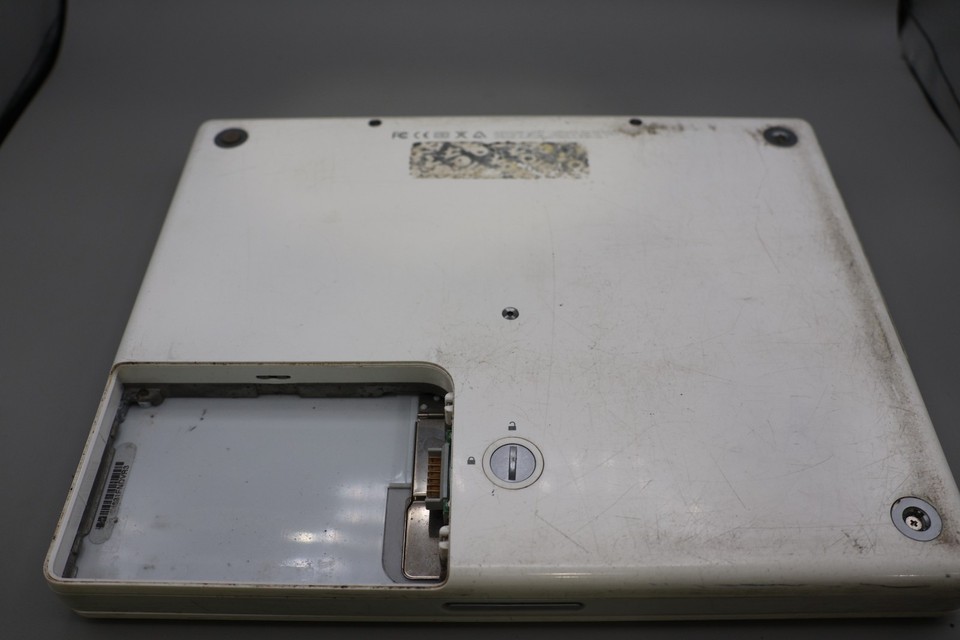 Apple iBook G4 - A1133- FOR PARTS- PLEASE READ- Dut's Deals | eBay