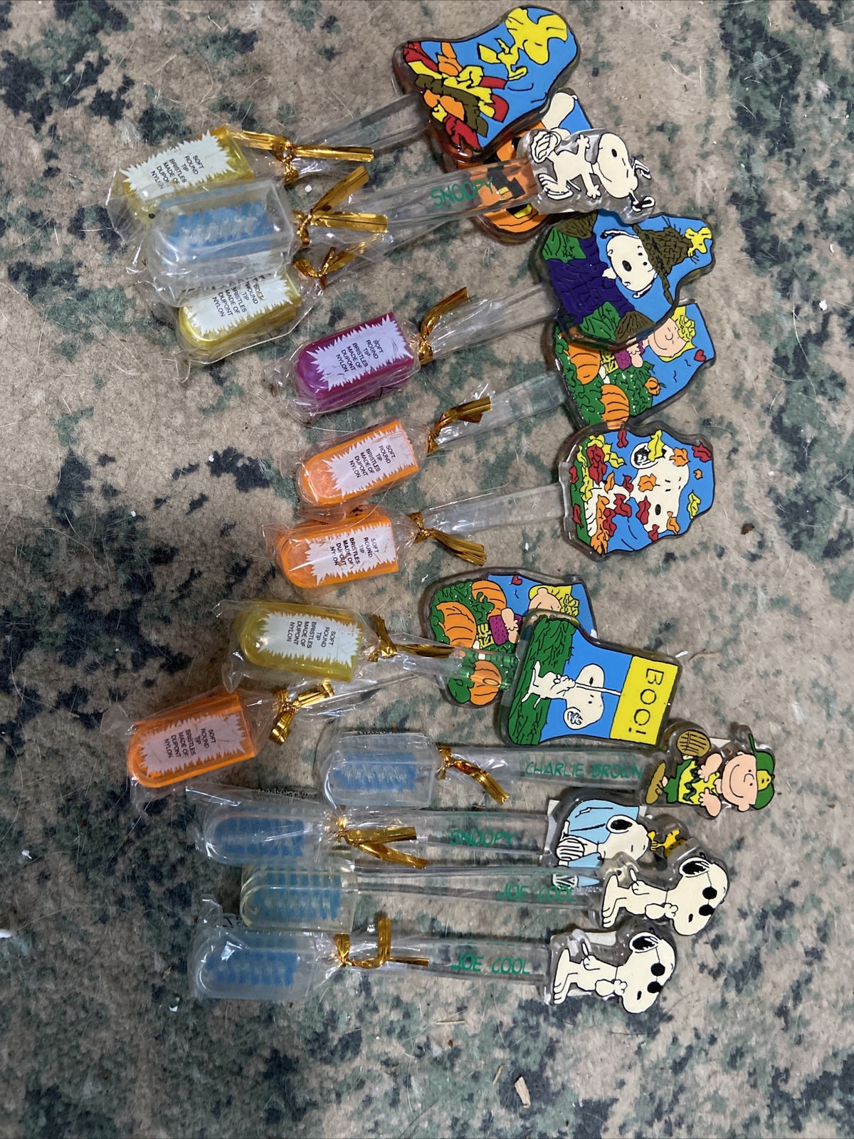 World Trend Peanuts Lot Of 12 Youth Toothbrushes | eBay