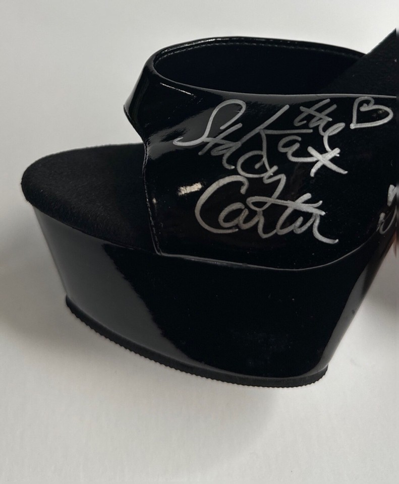 Stacey Carter 'The Kat' WWF Diva Signed Ring Worn Shoe 'The Kat' 'Ring ...