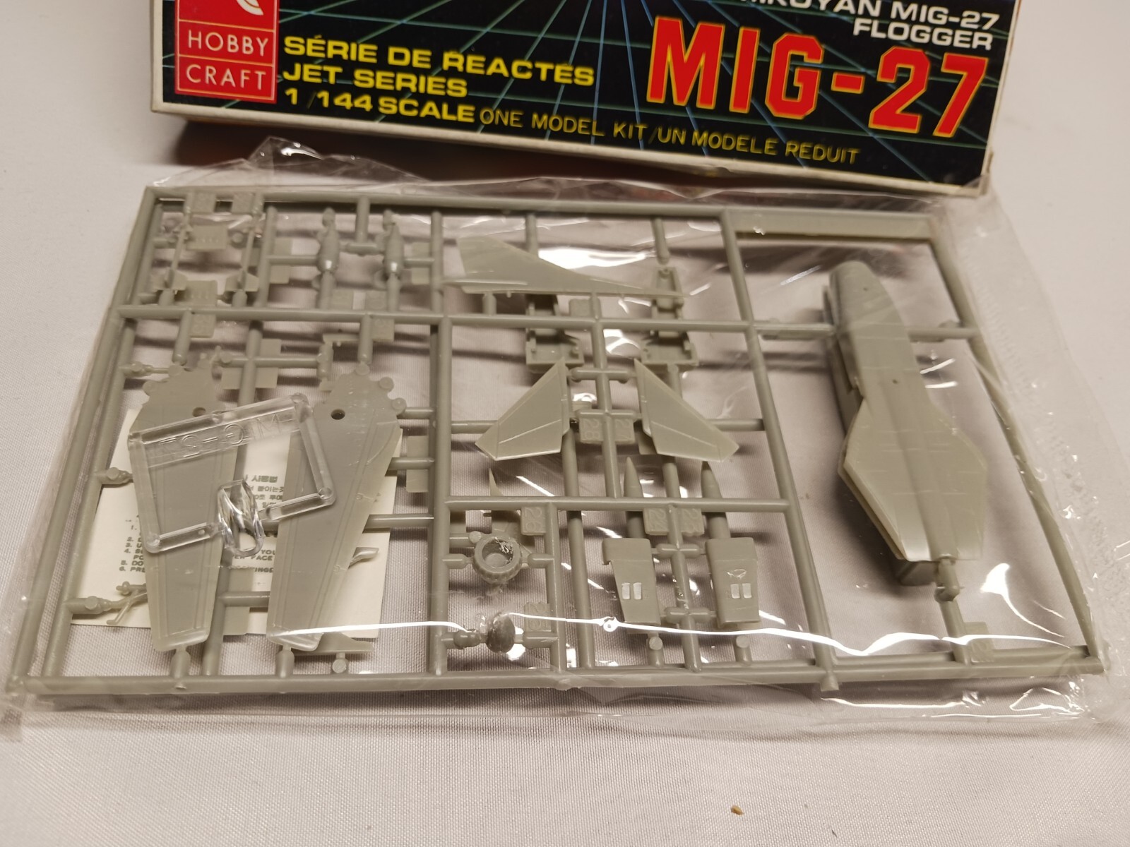 Vintage Hobby Craft MIG-27 MIKOYAN FLOGGER* 1:144 Scale Model Kit #HC ...