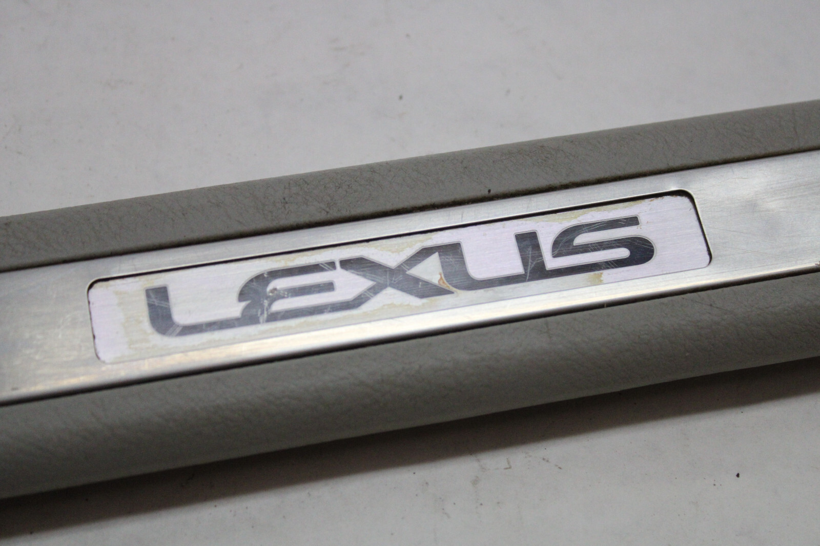 2009 LEXUS RX350 REAR LEFT DOOR SCUFF PLATE SILL STEP TRIM 67940 0E010 ...