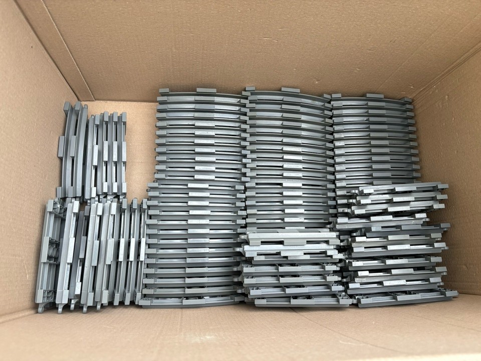 LEGO DUPLO THOMAS THE TANK ENGINE & TRACK JOB LOT LEGO DUPLO JOB LOT ...