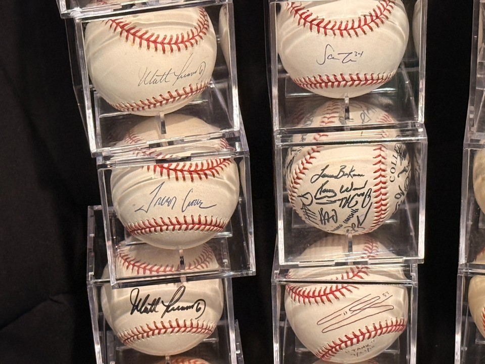 Lot of 15 Signed Baseballs with Display Cases | eBay