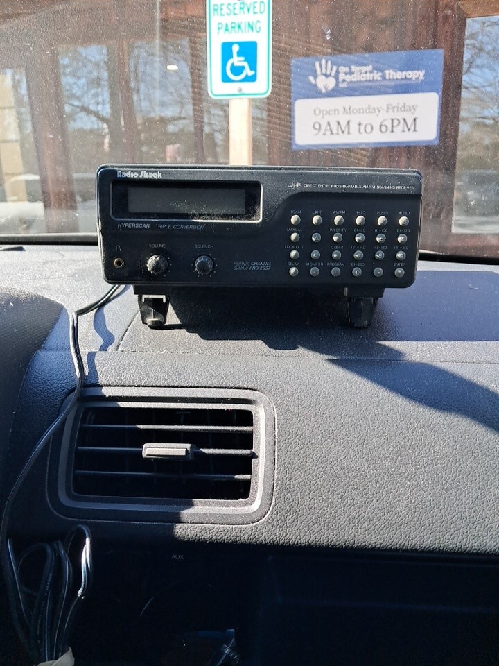 Radio Shack Pro-2037 Scanner with removable Antenna. | eBay