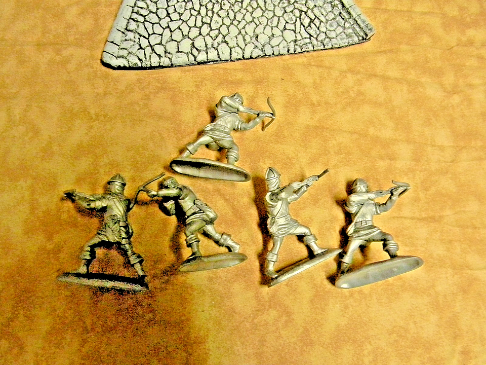 5 Barzso Robin Hood Norman Crossbow men unPainted 1/32nd (Nov. Listing ...