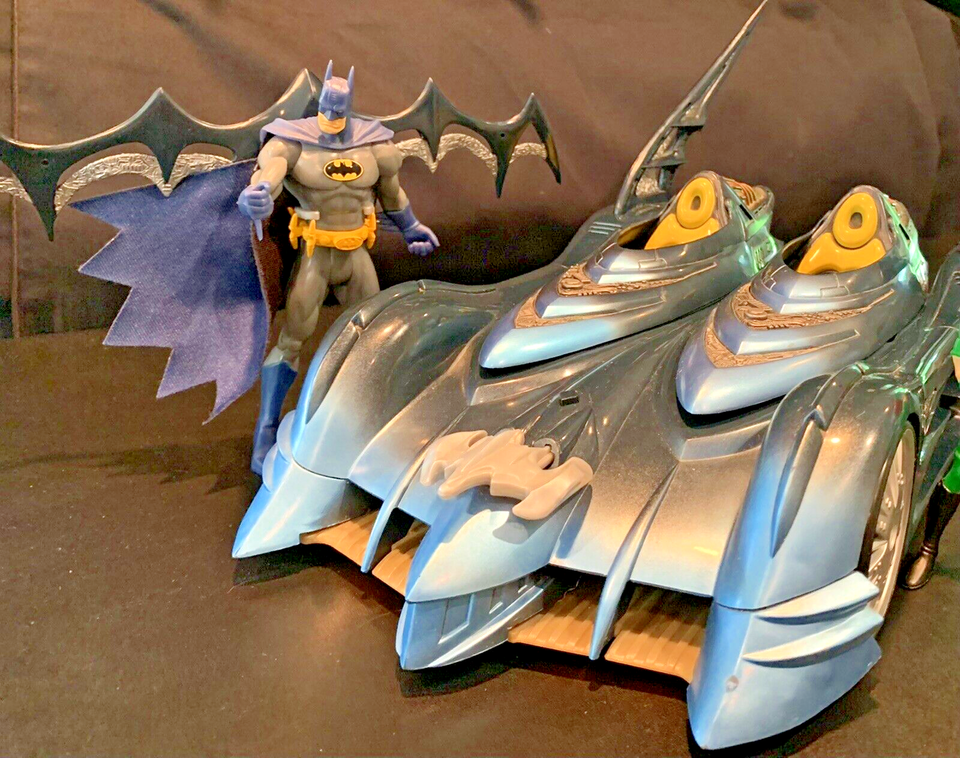 Mattel DC Batman 2-in-1 Batmobile & Robin Motorcycle w/ Bonus Action ...