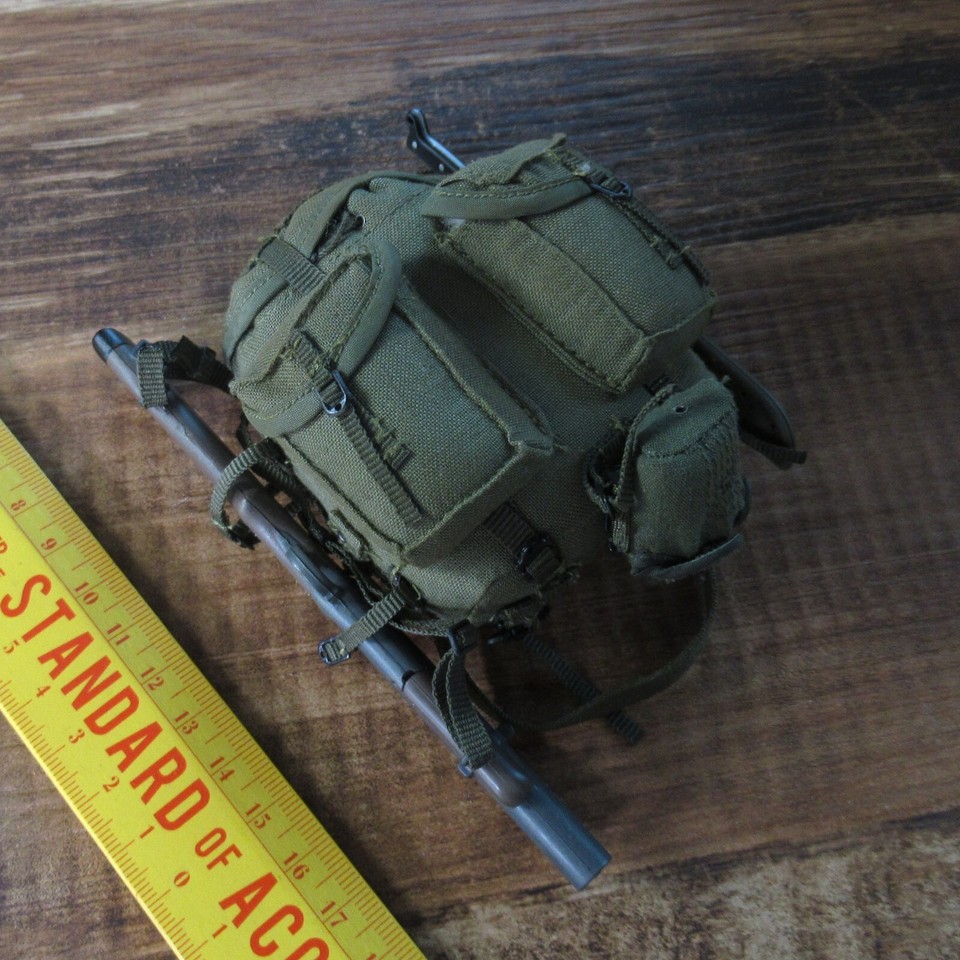 Hot Toys US Navy Seal in Vietnam M60 Gunner 1:6 Backpack machete Thump ...