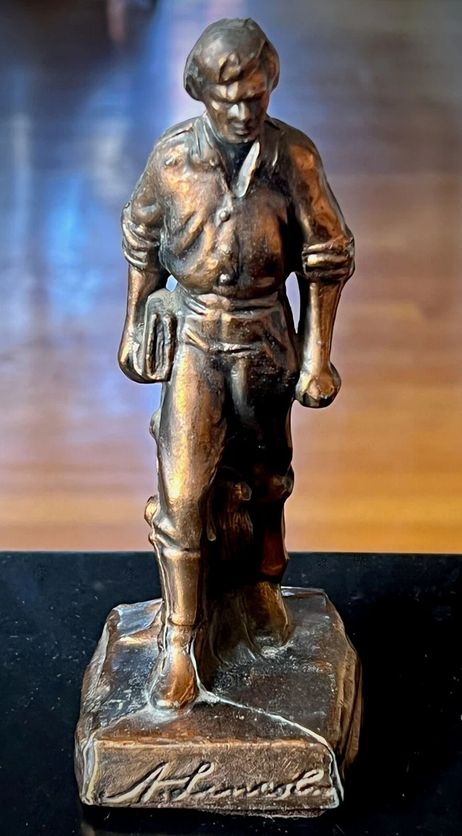 Young Abraham Lincoln Statue