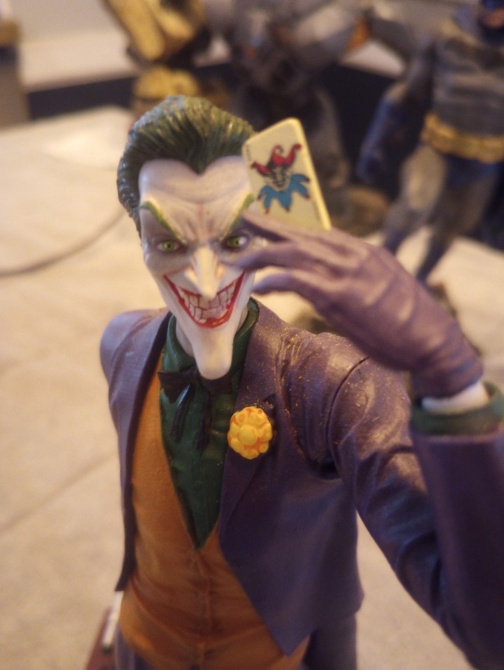 Diamond Select DC Gallery: The Joker Statue No Box, Mint, GameStop ...