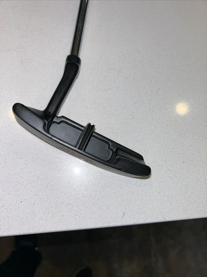 Dunlop Black Max Putter, Model 420, 35" Right-Handed Blade, Steel Shaft ...