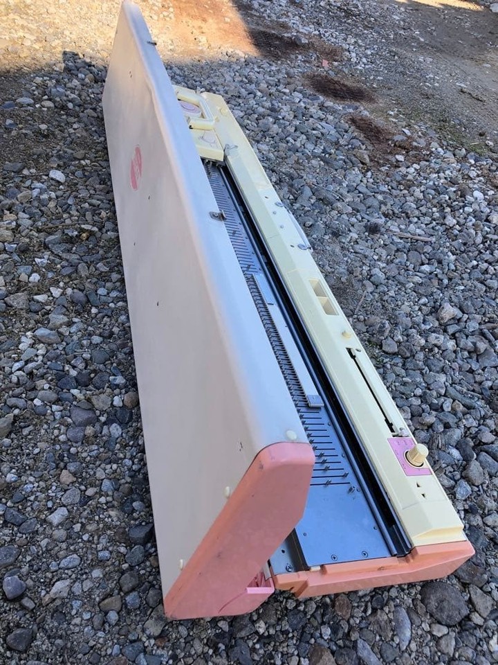 Brother PUNCH 9 KH-260 Knitting Machine Bulky 9mm Vintage B23 Untested ...