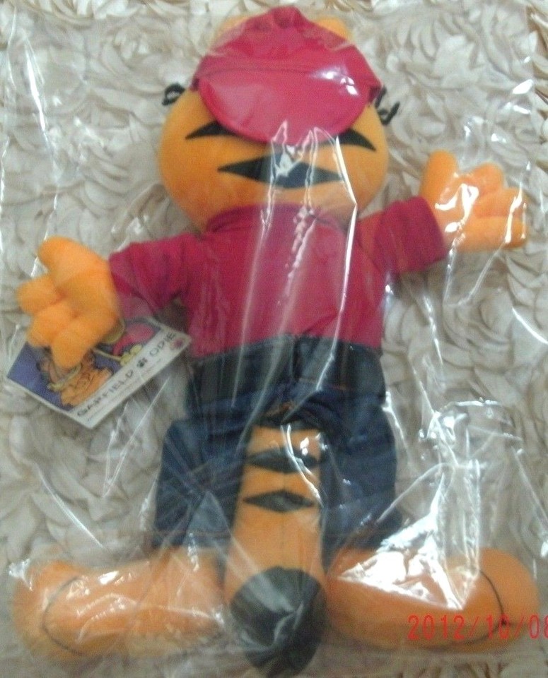 NWT RARE VINTAGE PLUSH GARFIELD WITH BACKWARDS RED CAP SHIRT BLUE JEANS ...