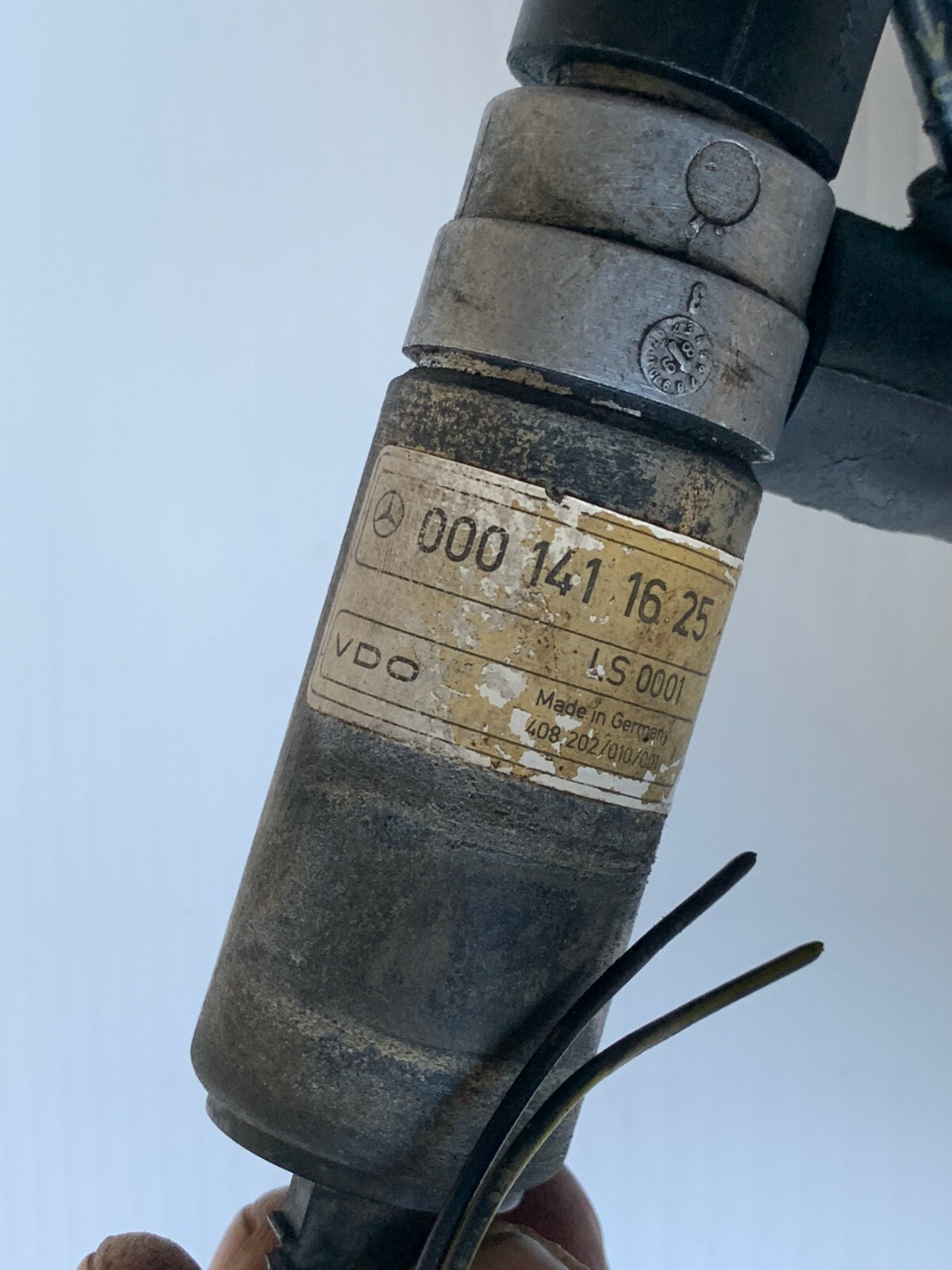 1986 - 1991 Mercedes S-Class Idle Air Speed Control Valve Unit 000 141 ...