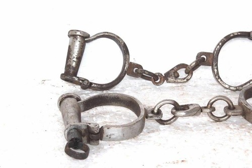 Handcuffs Antique Style police Shackles Props Iron Hand Cuff Key set of ...