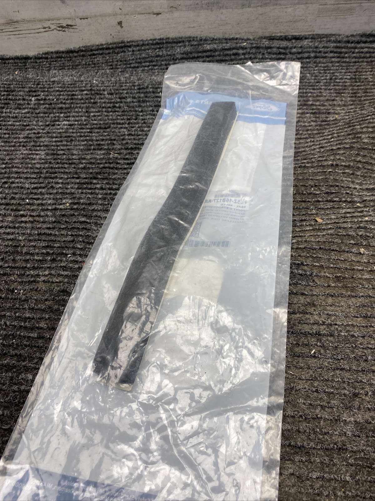 Ford OEM Fender Lower Panel Extension Filler Seal F65Z-16B127-AA New in ...