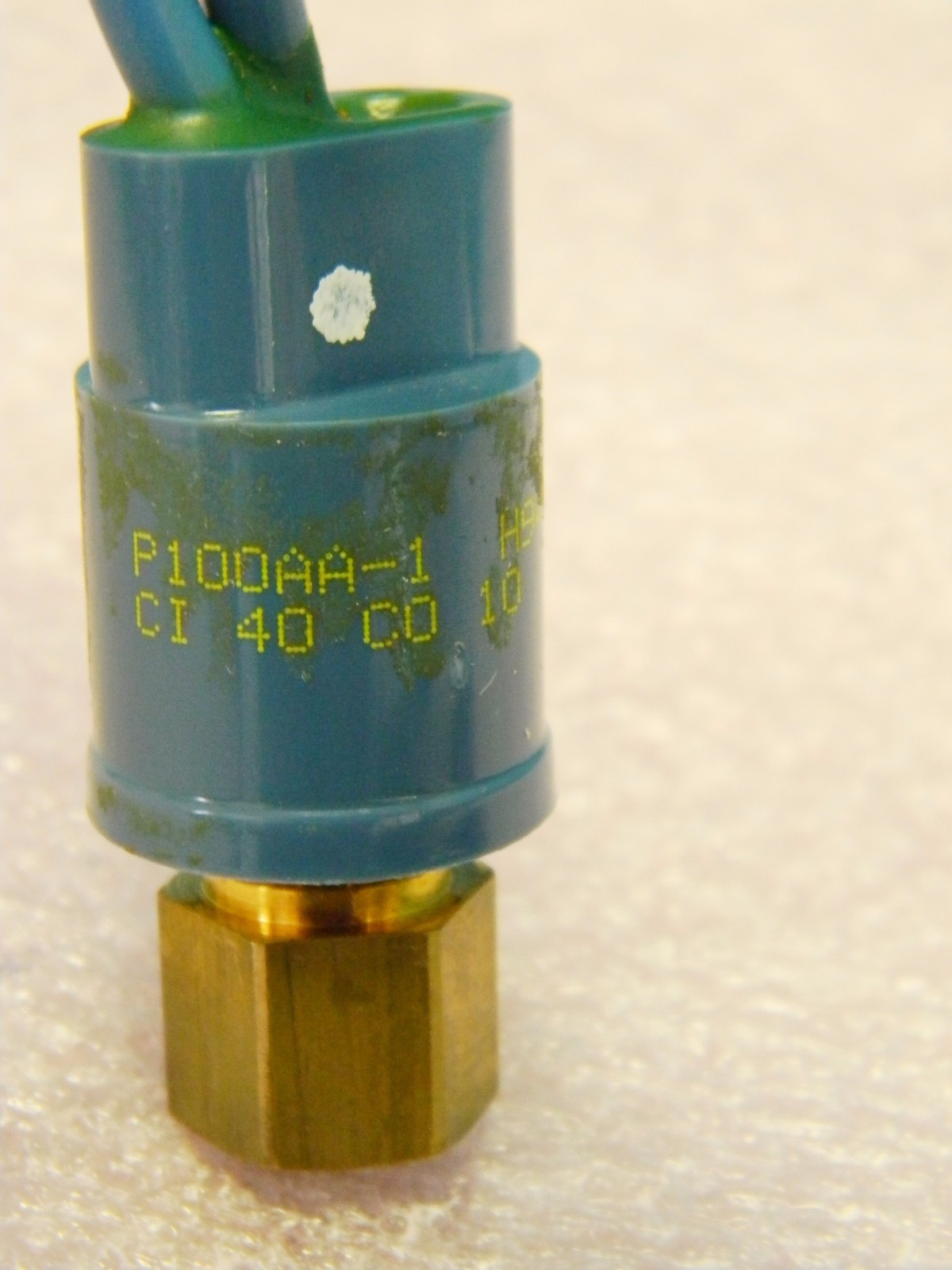 Johnson Controls P100 Series Encapsulated Pressure Switch for sale ...