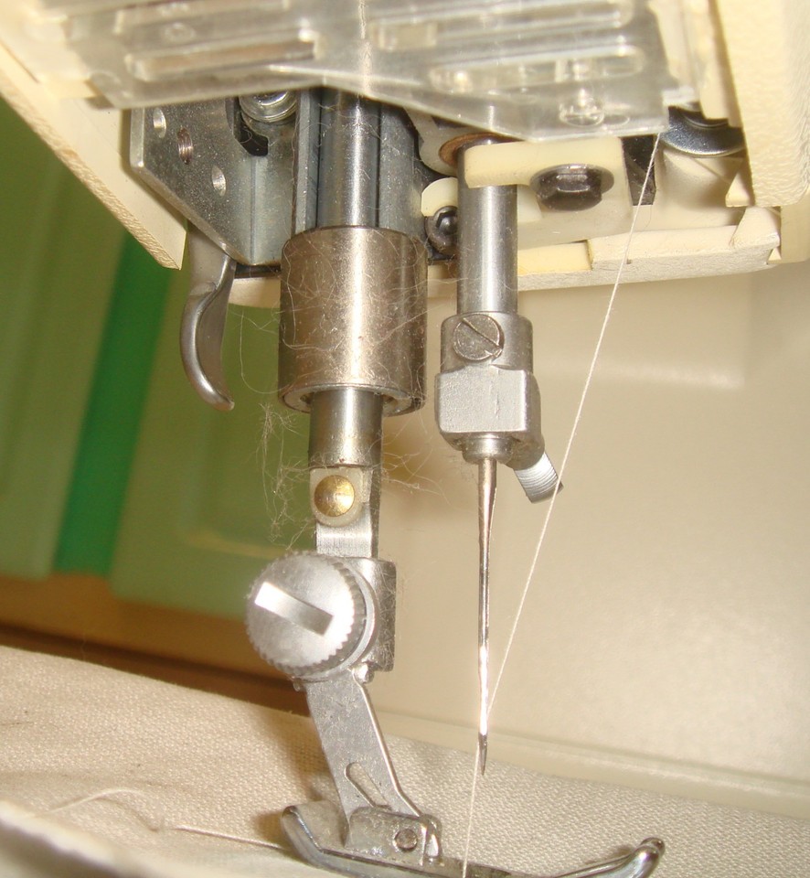 Vtg. Singer 6268 Sewing Machine With Pedal, Power Cord, Tested/Works ...