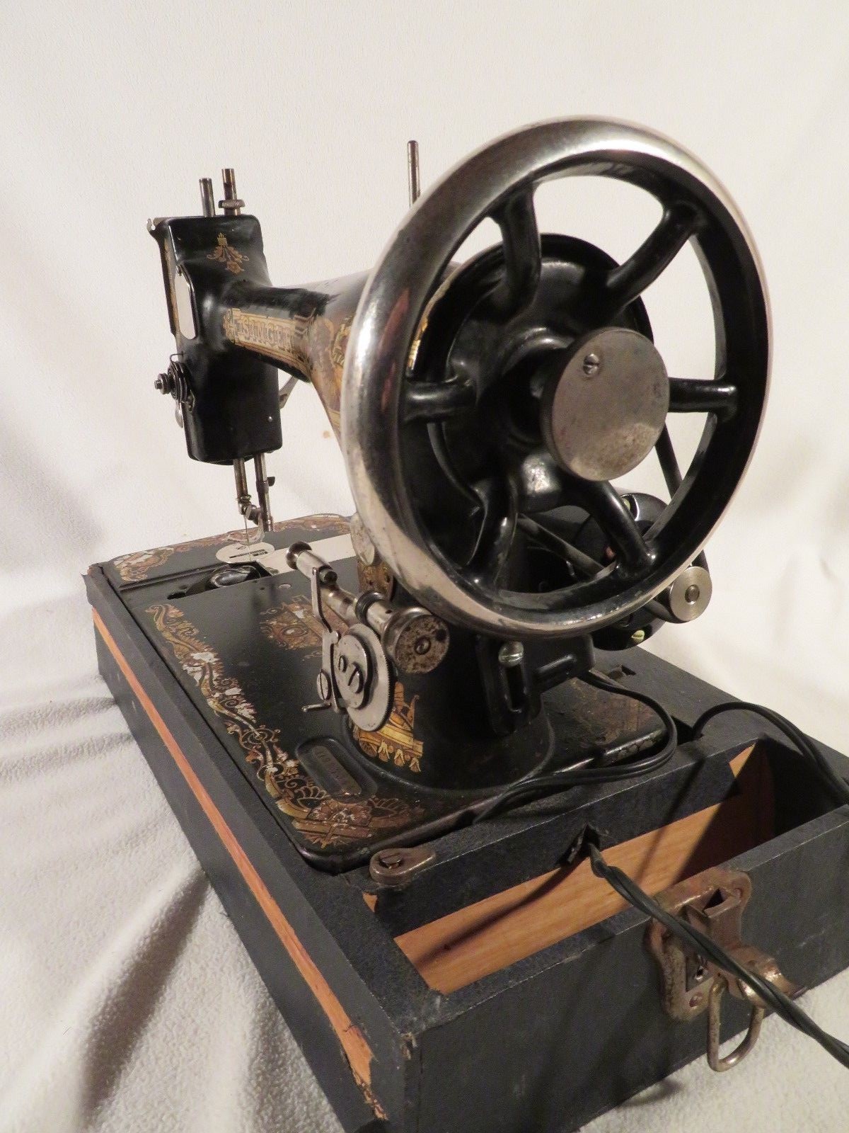 Antique 1894 Singer Sewing Machine #11927344 ~ Carrying Case & Motor ...