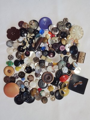 Vintage Assortment Of Buttons 100+ Various Sizes | eBay