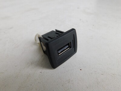 Mercedes Benz M Class ML63 AMG W166 USB Socket A2188200187 J105 | eBay ...