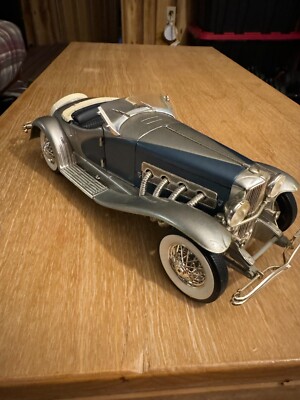 1935 Duesenberg SSJ Ertl 1:18 diecast Model Blue over Silver Tu-Tone ...