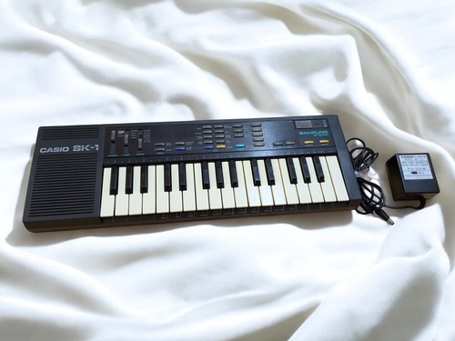 Casio SK-1 32-Key LoFi Sampling Keyboard Electronic Piano Digital Piano ...