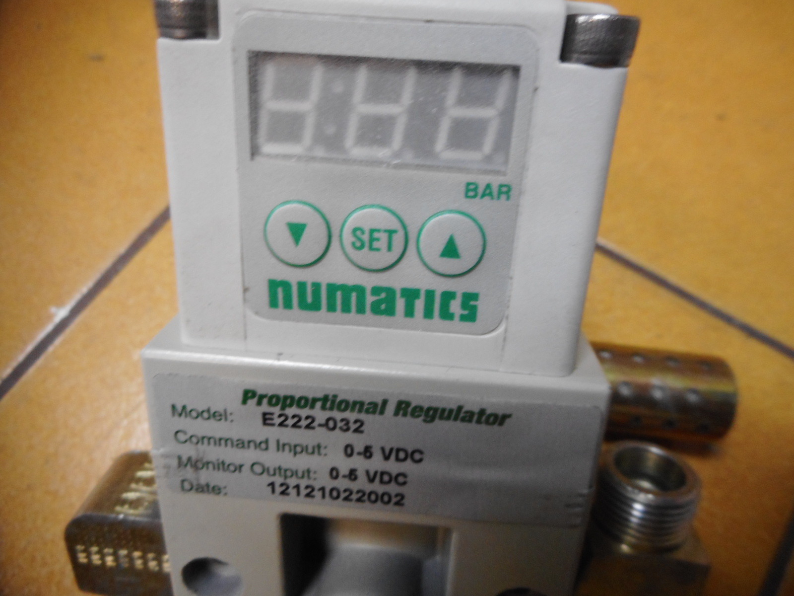 NUMATICS PROPORTIONAL VALVE -- 3/8" PORTS 0...5VDC SIGNAL -- E222-032 ...