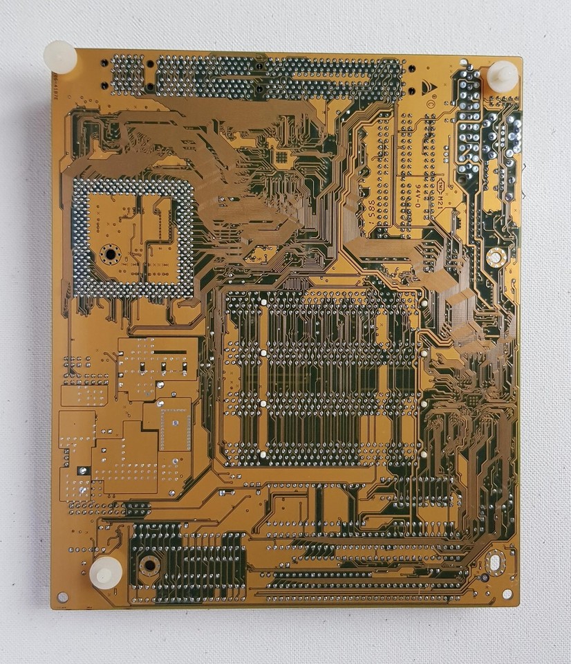 Biostar M5ATD ALi ALADDiN IV+ Chipset + Intel Pentium 166MMX + 64RAM ...