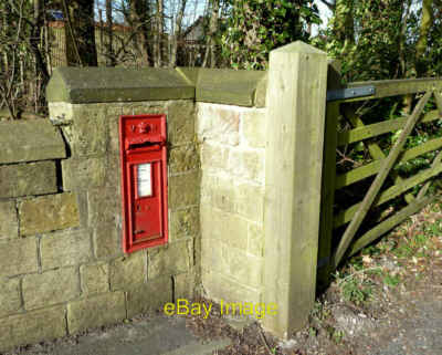 Photo 6x4 VR Postbox at entrance to the Old Vicarage, Bickerstaffe ...