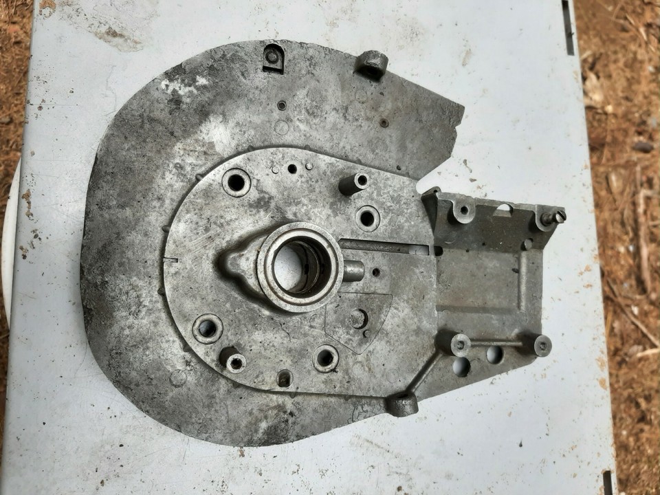 BRIGGS AND STRATTON ENGINE CRANK CASE SIDE COVER | eBay