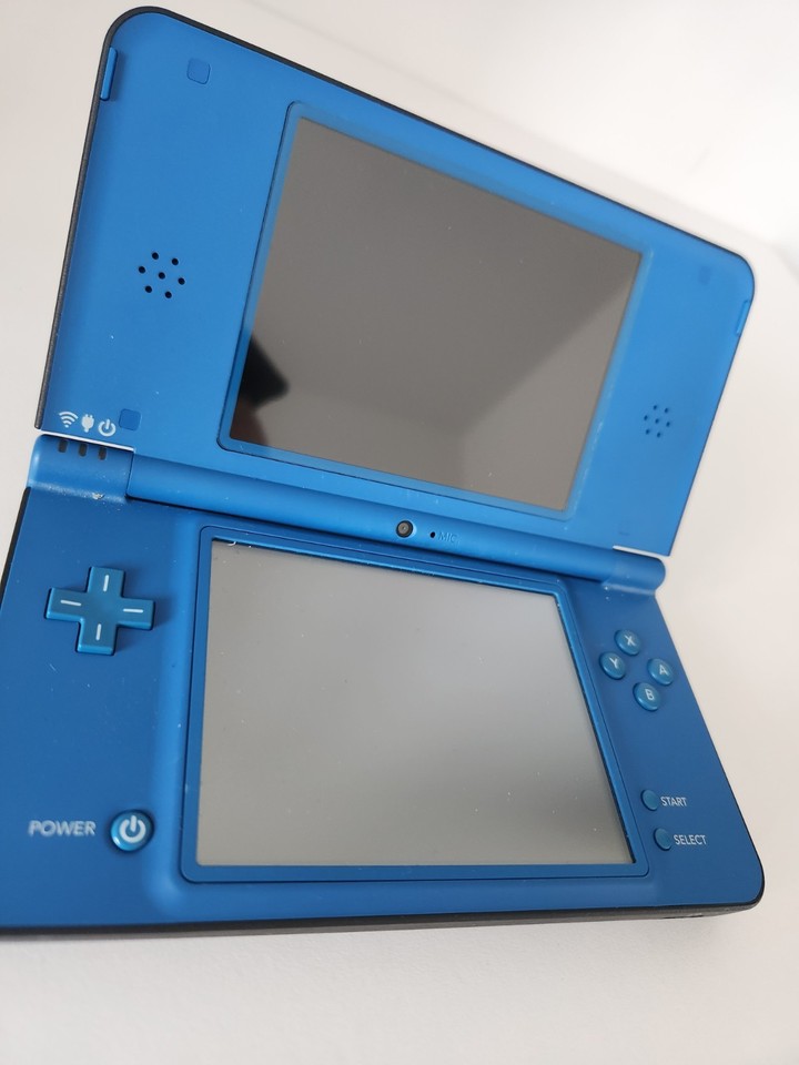 Nintendo DSi XL Blue Console With Games Installed Pokemon Charger Case ...