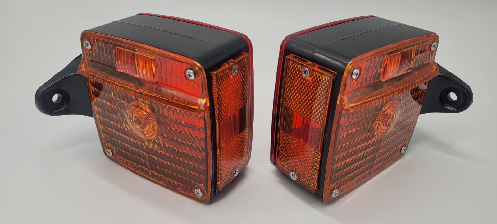 Chevy C70 Medium Duty Truck Turn Signal Light Assembly | Black | Red ...