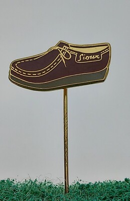 SIOUX shoes - manufacture moccasin in Germany, vintage metal pin badge ...
