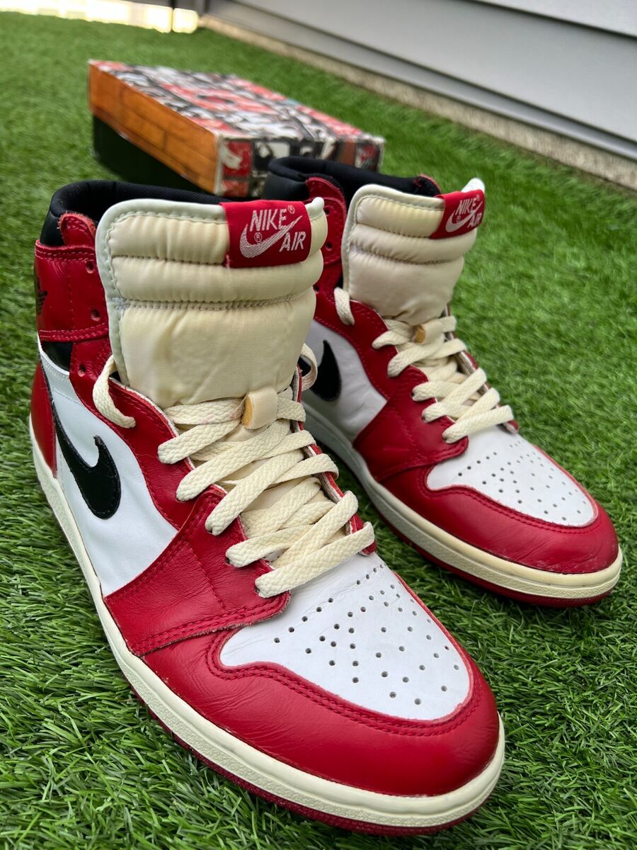 Size 10.5 - Jordan 1 Retro High Chicago 1994 (Includes box Size 10.5 - Jordan 1 Retro High Chicago 1994 (Includes box