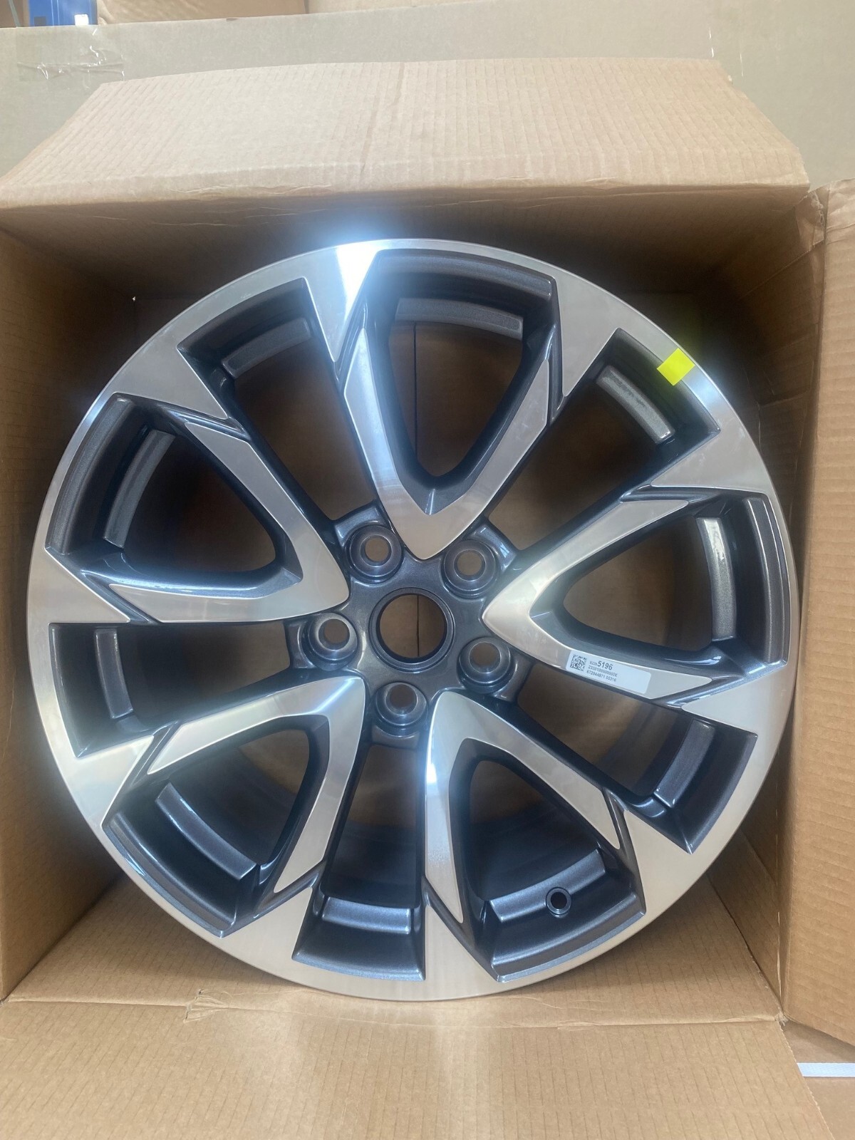 Genuine Holden VF S2 CALAISV - WN CAPRICE " Alloy Wheel 19 X 8.5 ...