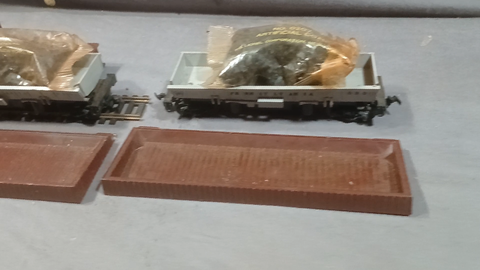 HO LIONEL PENNSYLVANIA RAILROAD 0301 OPERATING COAL CAR remote platform ...