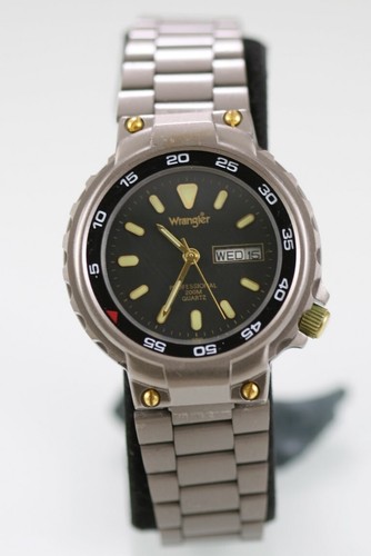 Wrangler Men Watch Stainless Steel Gray WR 200m Battery Day Date Black ...