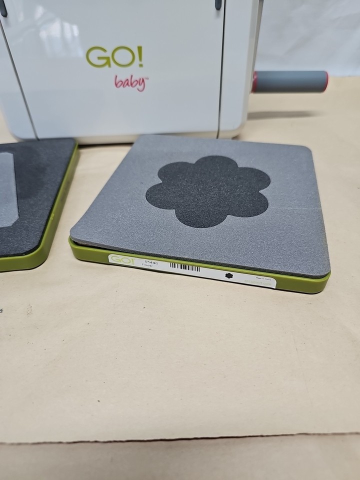 Accuquilt Go! Baby Fabric Cutter Die Cutting Machine #55600 Quilting 2 ...