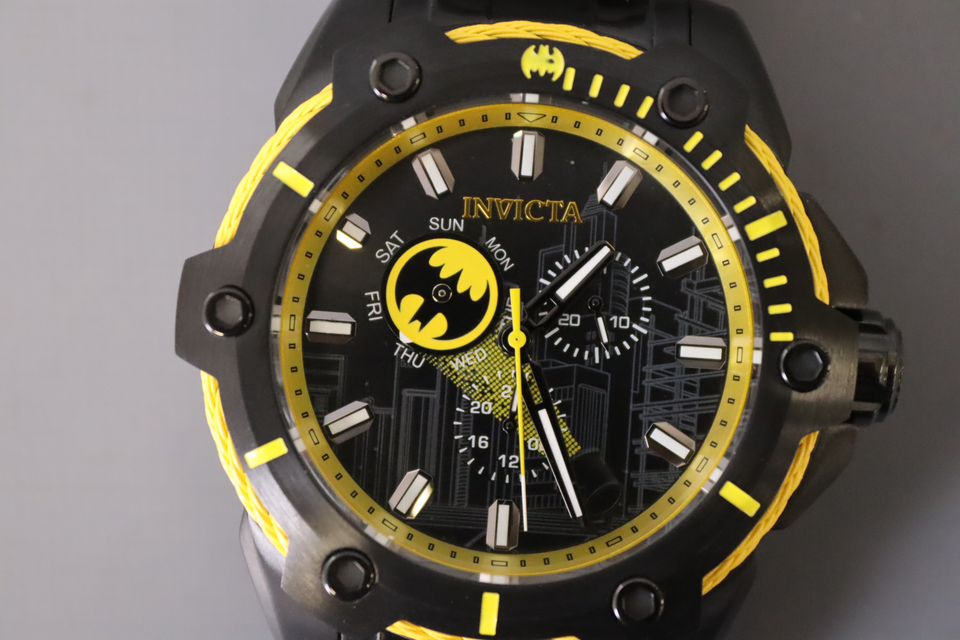 INVICTA DC Comics Men 53mm Stainless Steel Black Black+Yellow dial VH68 ...