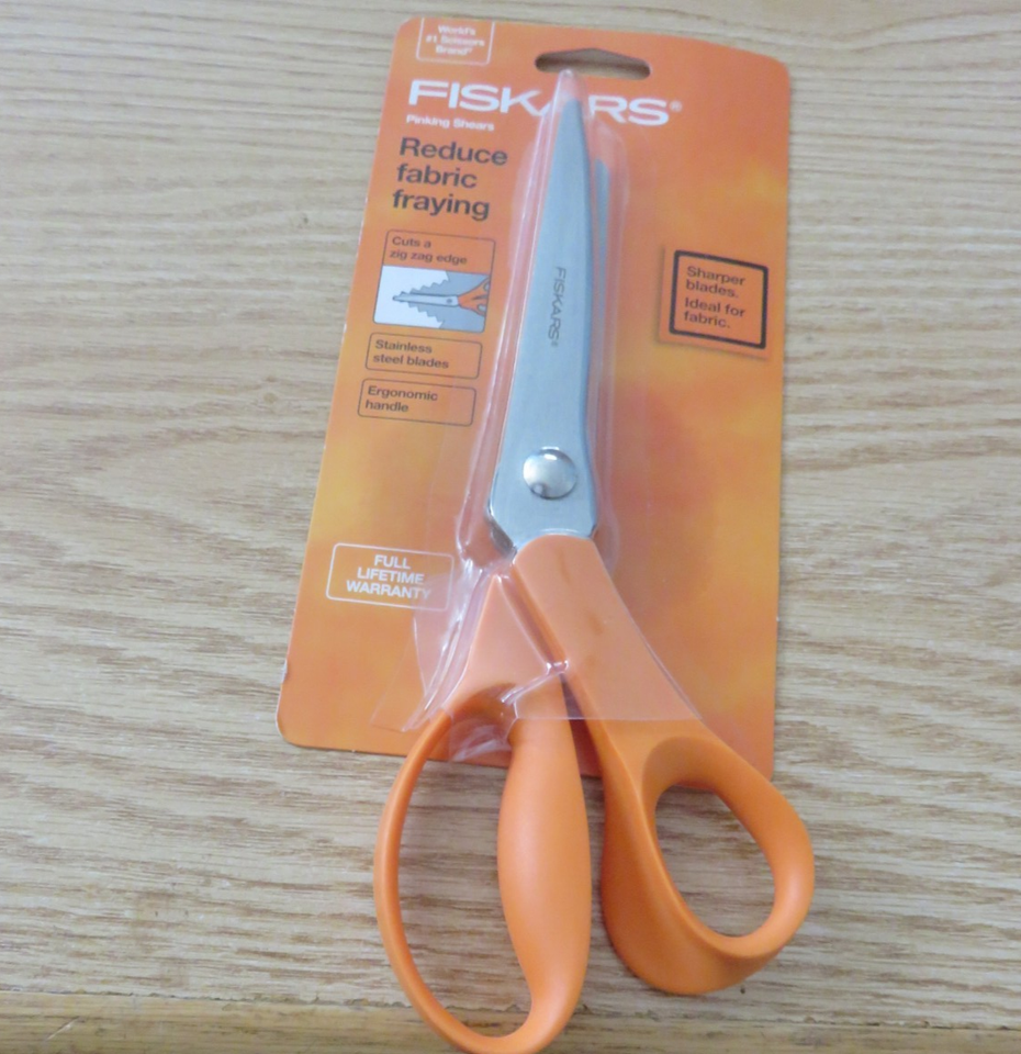 FISKARS PINKING SHEARS (194450) REDUCE FABRIC FRAYING SHARPER BLADES ...