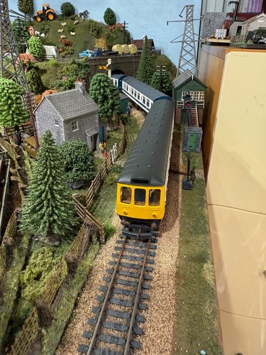 Hornby 3 Car DMU Mix Class 110(Front) & 117(Back) BR Blue White Livery ...