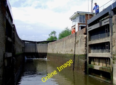 Photo 6x4 Holt Lock, Worcestershire Holt Fleet Looking upstream.This sh ...