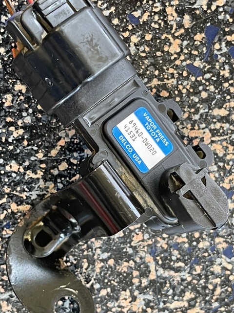 97-98 Toyota T100 Pickup Truck Fuel Vapor Pressure Sensor OEM 89460 ...